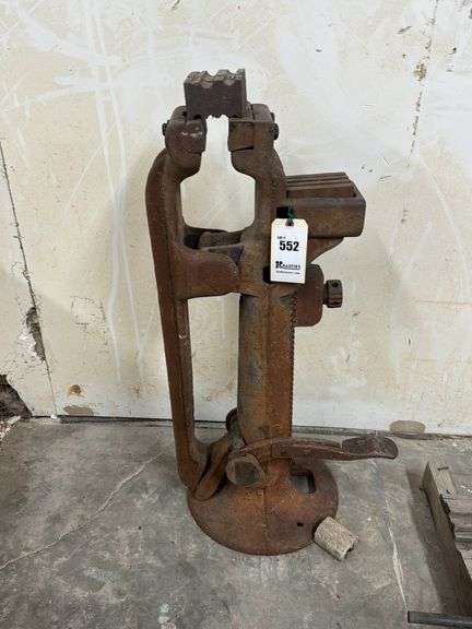 Green River #3 foot vise with inserts, seems complete, Ferrier ...