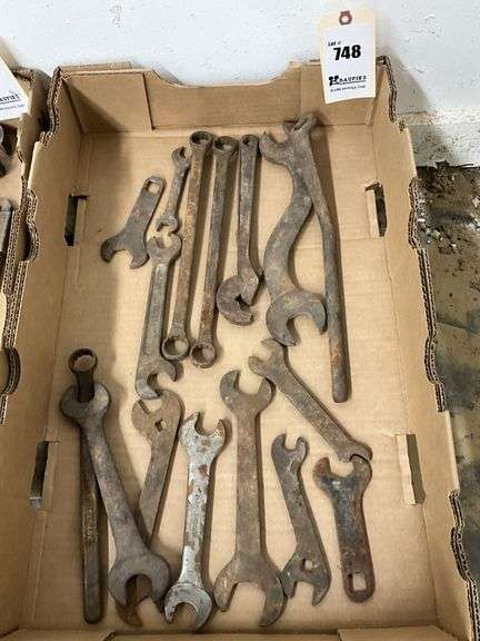 Assortment of Antique Wrenches - Kraupie's Real Estate & Auctioneers