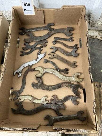 Assorted Antique Wrenches - Kraupie's Real Estate & Auctioneers