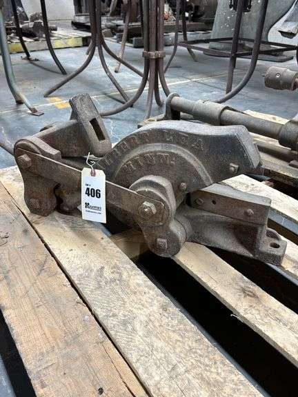 ALBERT LEA Hand operated Metal Shear - Kraupie's Real Estate & Auctioneers