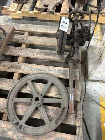 Post Vise with 18" Cast Wheel - Kraupie's Real Estate & Auctioneers
