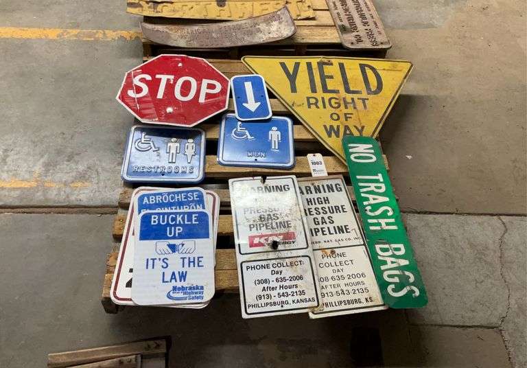 Assorted Road Signs - Kraupie's Real Estate & Auctioneers