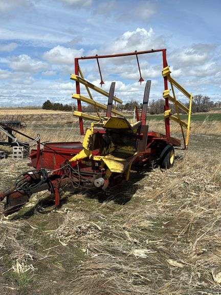 New Holland Stack Liner 1002 Small Square Bale Stacker - Kraupie's Real ...