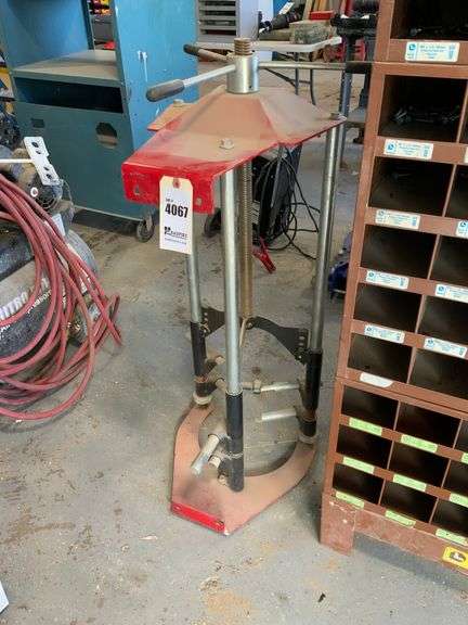 Strut Compressor - Kraupie's Real Estate & Auctioneers