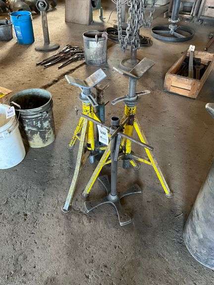 4 Adjustable Metal Stands - Kraupie's Real Estate & Auctioneers