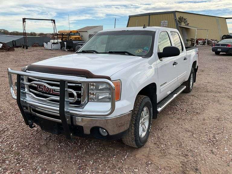 2012 GMC Sierra Z71 Pickup, 219,299 miles. New Motor w/ 6,000 miles on ...