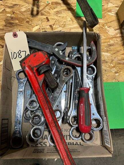 Ratcheting Box Wrenches and 18" Pipe Wrench - Kraupie's Real Estate ...