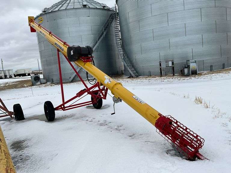 Westfield WRX 10-31 Pit Auger - Kraupie's Real Estate & Auctioneers