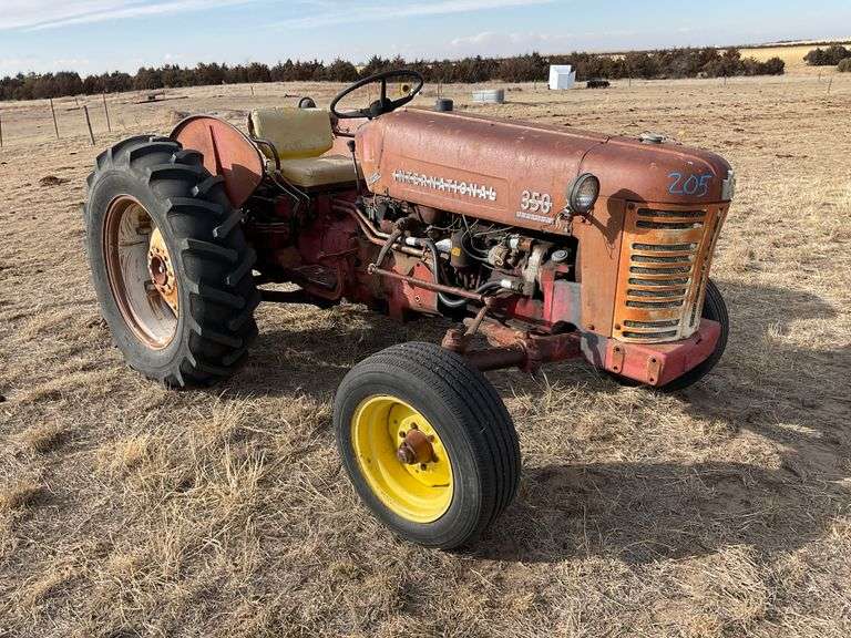International 350 Utility Tractor - Kraupie's Real Estate & Auctioneers