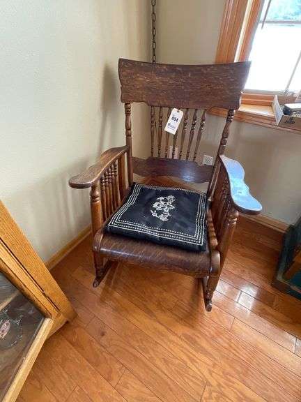 Antique Oak Rocking Chair w/Spindles, Nice - Kraupie's Real Estate ...