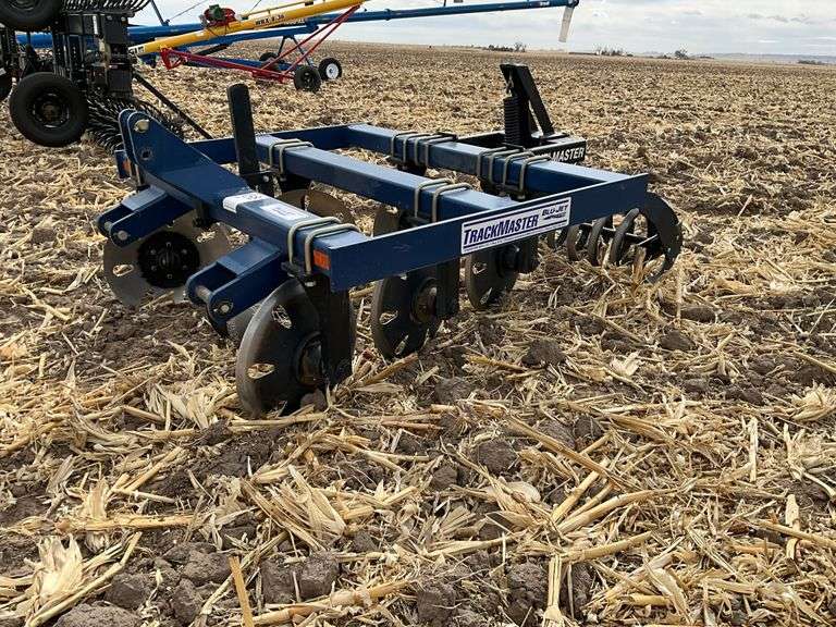 3 pt. Blu Jet Track Filler - Kraupie's Real Estate & Auctioneers