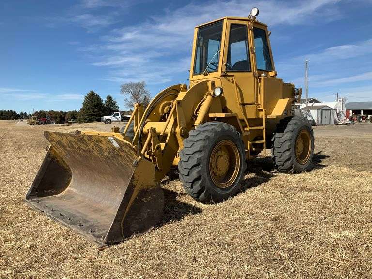 Cat 920 Payloader - Kraupie's Real Estate & Auctioneers