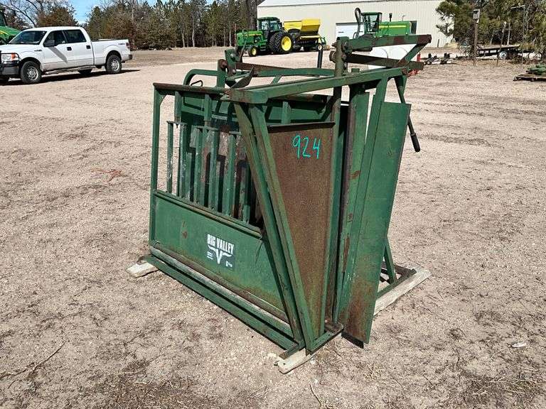 Big Valley Calf Table - Kraupie's Real Estate & Auctioneers