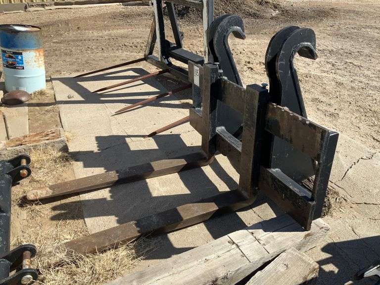 Heavy Duty Pallet Forks for 920 Payloader - Kraupie's Real Estate ...