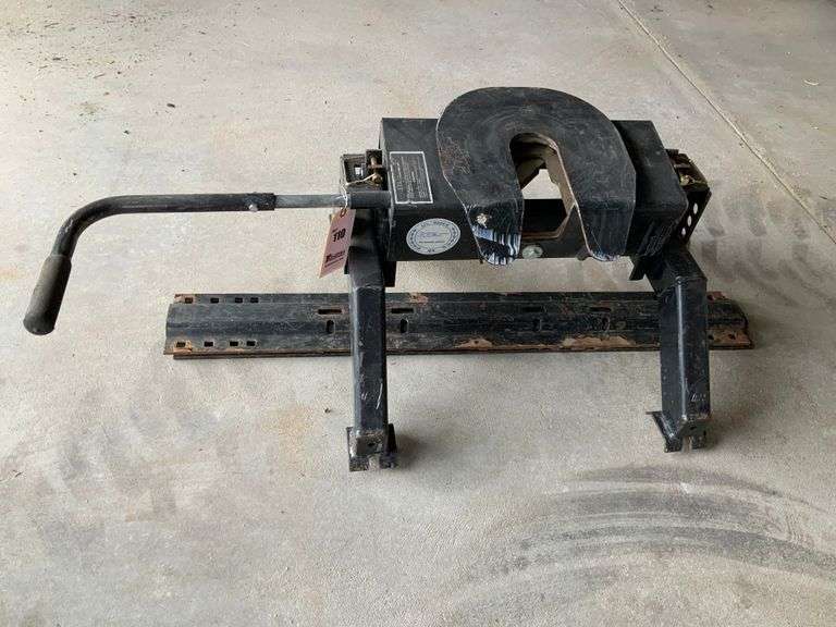RBW Lil Rock'r 5th Wheel Hitch with Bed Plates - Kraupie's Real Estate ...