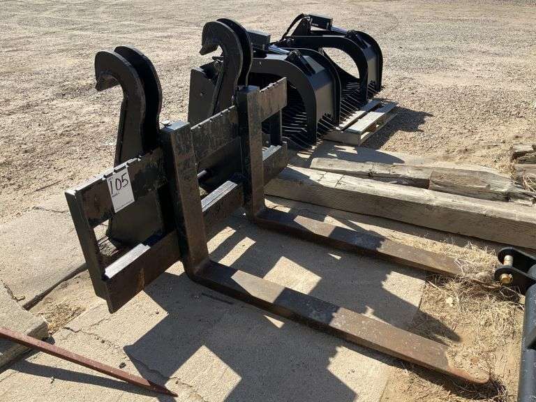 Heavy Duty Pallet Forks for 920 Payloader - Kraupie's Real Estate ...