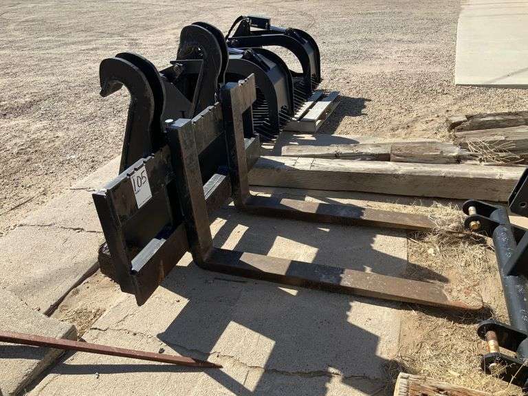 Heavy Duty Pallet Forks for 920 Payloader - Kraupie's Real Estate ...