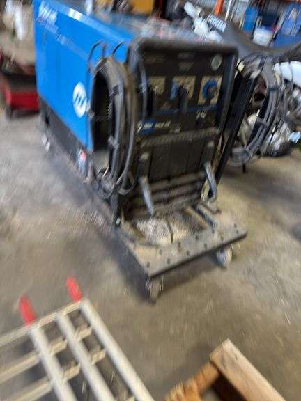 Miller Bobcat 250 Portable Welder, 250 amp, 10k generator, leads, on ...