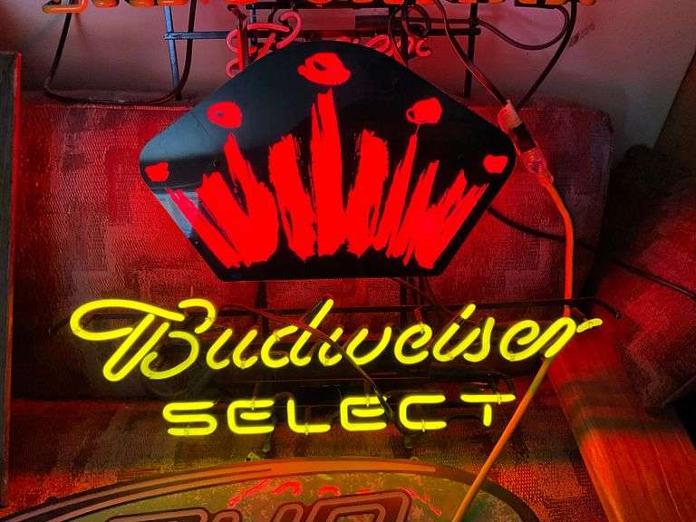 Budweiser Select Neon Light - Kraupie's Real Estate & Auctioneers