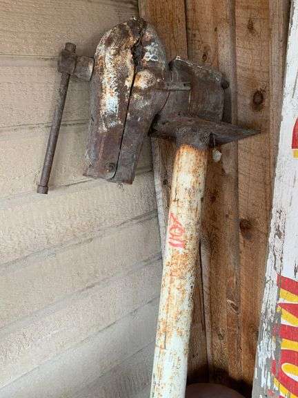 Antique Post Vise - Kraupie's Real Estate & Auctioneers