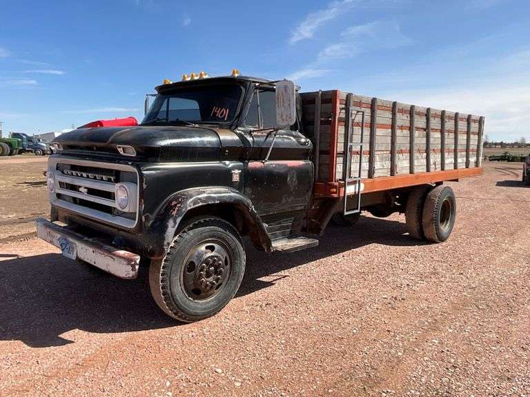 1964 Chevy LCF Grain Truck 1964 Chevrolet L6900 - Kraupie's Real Estate ...