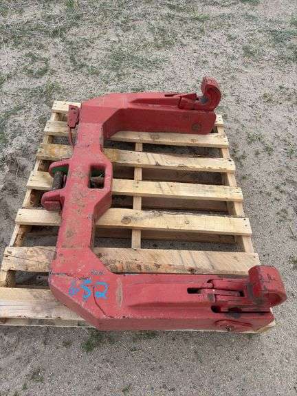 John Deere Category IV quick hitch, painted red - Kraupie's Real Estate ...