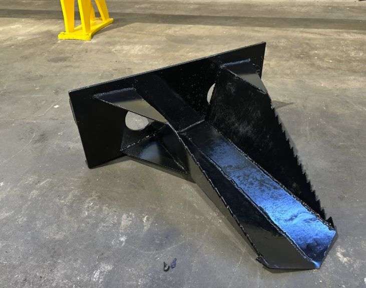 Mini Universal Attach Tree Spade - Kraupie's Real Estate & Auctioneers