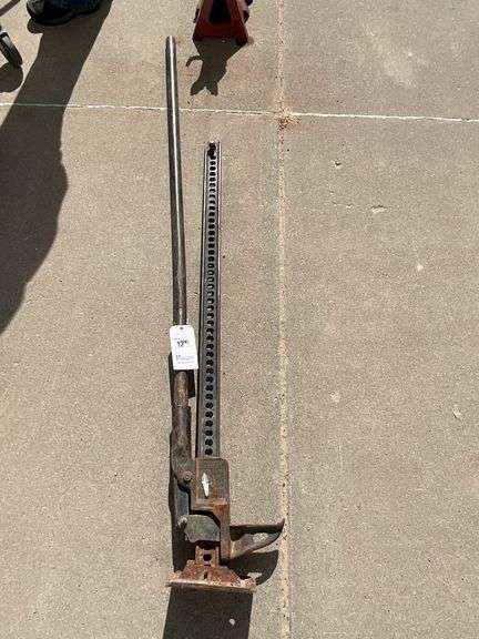 Handyman Jack with Long Handle - Kraupie's Real Estate & Auctioneers