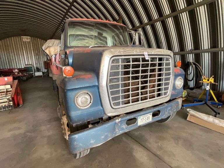 1973 Ford LN 800 Grain Truck, 18 Foot Steel Box - Kraupie's Real Estate ...