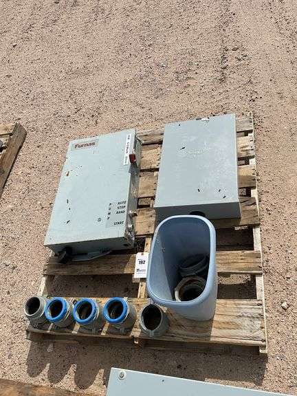 1 Electric Disconnect Box, Junction Box, Large Conduit Fitting ...