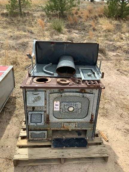 Home Comfort Enamel Wood Cook Stove - Kraupie's Real Estate & Auctioneers