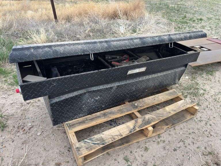 Weather Guard cross over tool box w/ tools - Kraupie's Real Estate ...