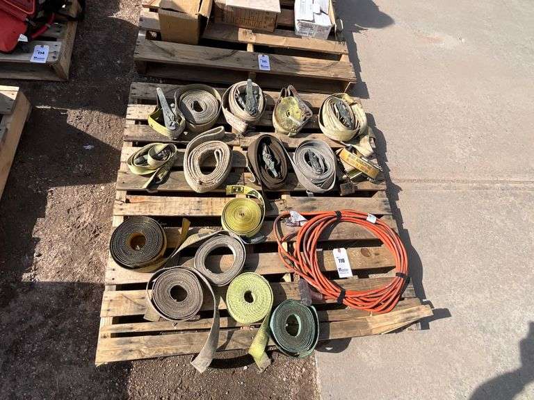 8 Large Rachet Straps, 1 Lifting Strap, 6 Spare Straps & Extension Cord ...