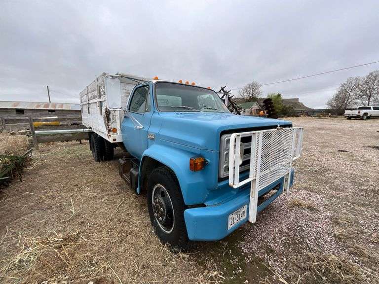 1975 GMC 6000 Truck - Kraupie's Real Estate & Auctioneers