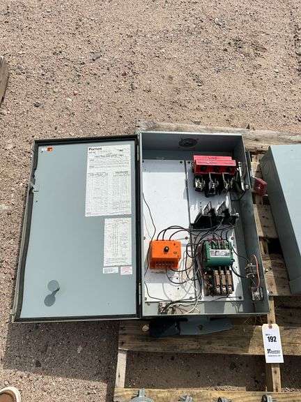 1 Electric Disconnect Box, Junction Box, Large Conduit Fitting ...