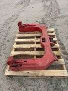 John Deere Category IV quick hitch, painted red - Kraupie's Real Estate ...