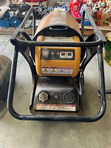 Val 6 Space Heater - Works Good - Kraupie's Real Estate & Auctioneers