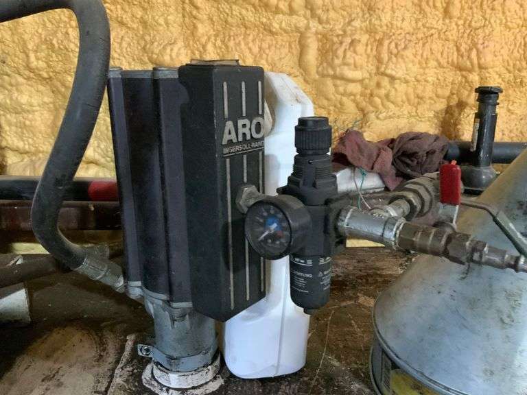 27”x60”x43” bulk oil tank, pneumatic pump, has 4” 15w-40, 200 gallon ...