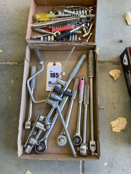 Group of half inch ratchets, quarter inch drive sockets - Kraupie's ...