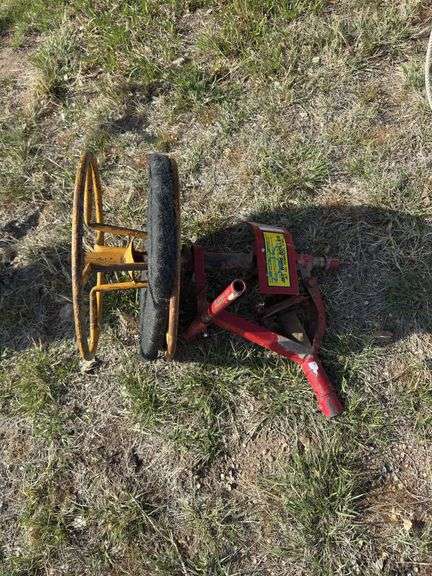 Jet Wire Roller, PTO Driven, like New - Kraupie's Real Estate & Auctioneers