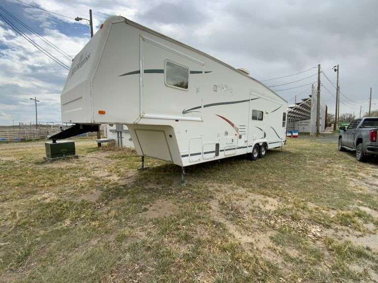 2002 Fleetwood 2002 Wilderness 5th Wheel Camper, Mdl. GLX 34 5L ...