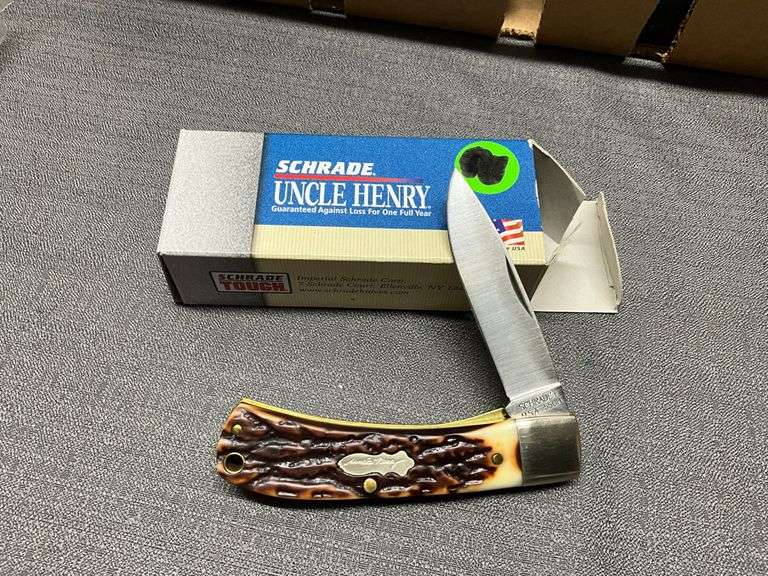 12 Knives & Snake Skin Sheath, - Kraupie's Real Estate & Auctioneers