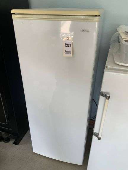 Magic Chef Refrigerator with small freezer - Kraupie's Real Estate ...