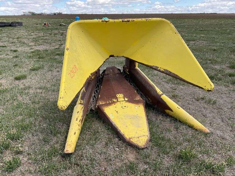 John Deere 2 Row Chopper Head - Kraupie's Real Estate & Auctioneers