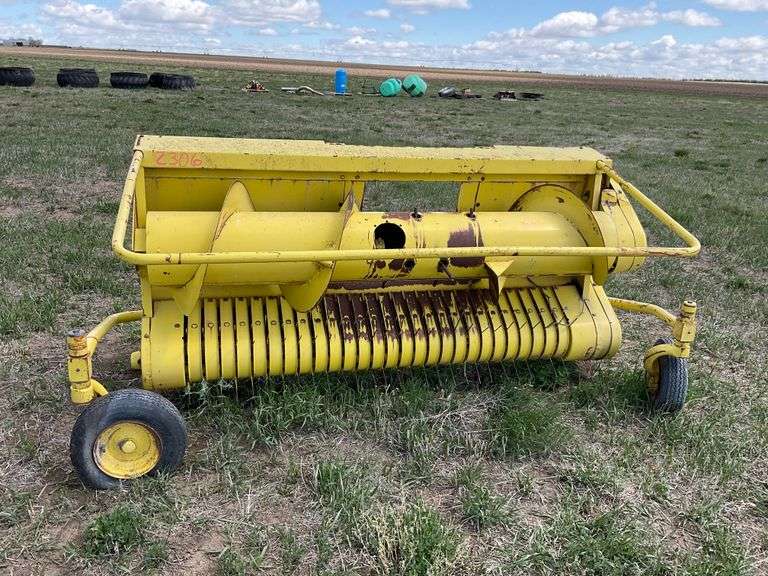 John Deere Pick Up Head for Chopper - Kraupie's Real Estate & Auctioneers