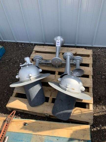 Train Horn off of BNSF Locomotive, Crossing Arms Signals - Kraupie's ...