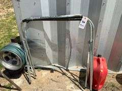 Two nice metal Body Shop stands - Kraupie's Real Estate & Auctioneers