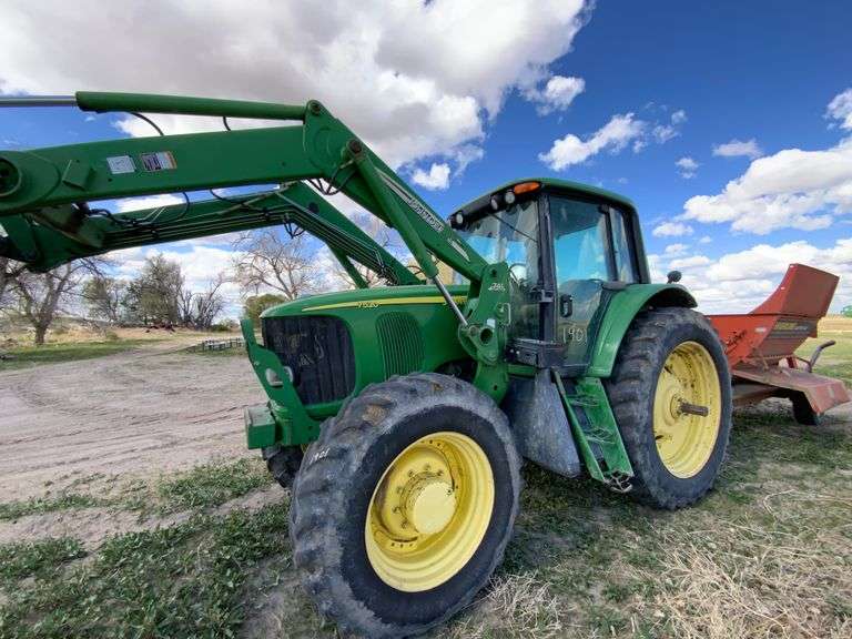 John Deere 7520 MFWD Tractor with John Deere 741 Front Loader - Kraupie ...