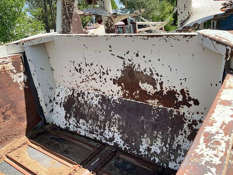 1987 Peterbilt with Kuhn Knight Prospread PSC 161 Manure Box - Kraupie ...