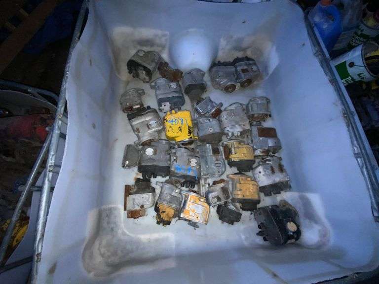 Pallet Tub of Several Magneto’s - Kraupie's Real Estate & Auctioneers